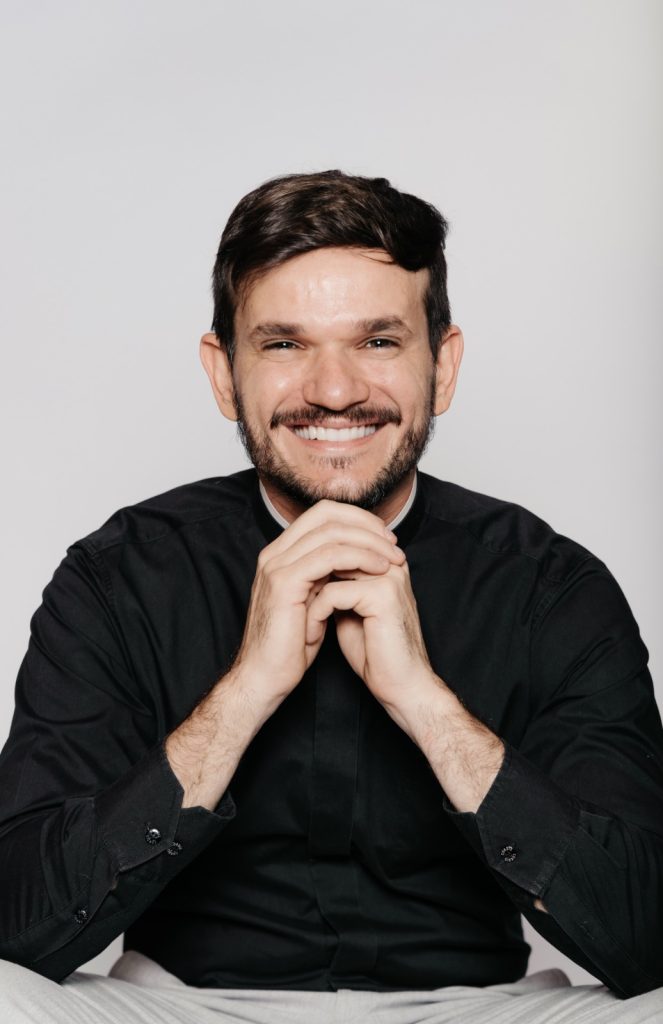 Sucesso na internet, Padre Patrick faz show em Natal - Blog do FM